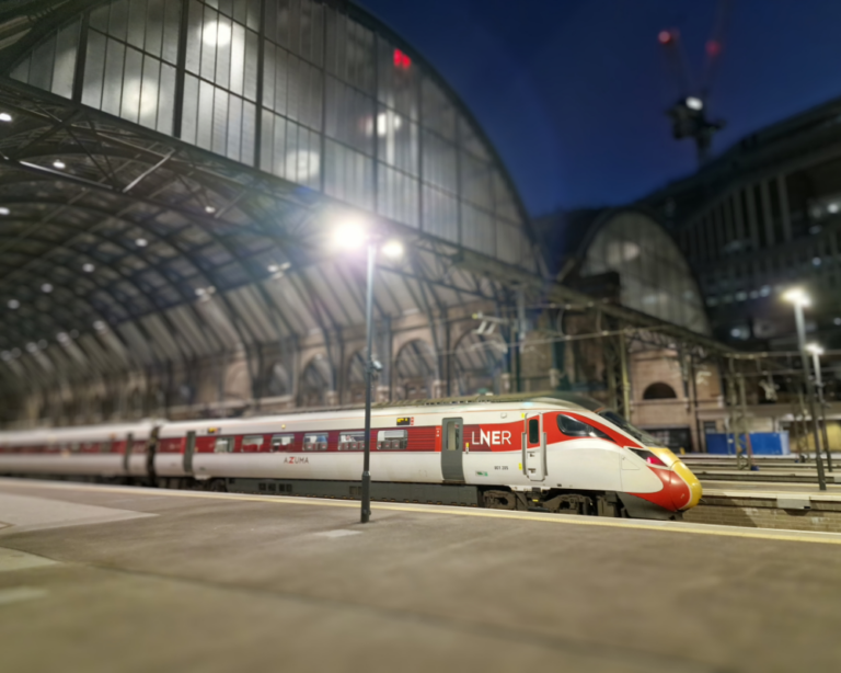 Top 5 Epic Weekend Trips from London BY TRAIN - Best Places to Visit